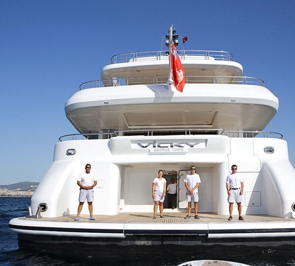 Transom Image Gallery – Luxury Yacht Browser | by CHARTERWORLD ...